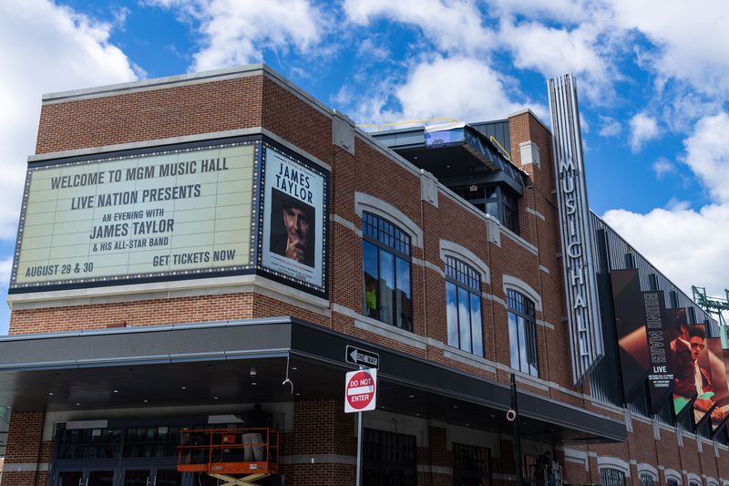 JT Takes Boston : JamesTaylor.com